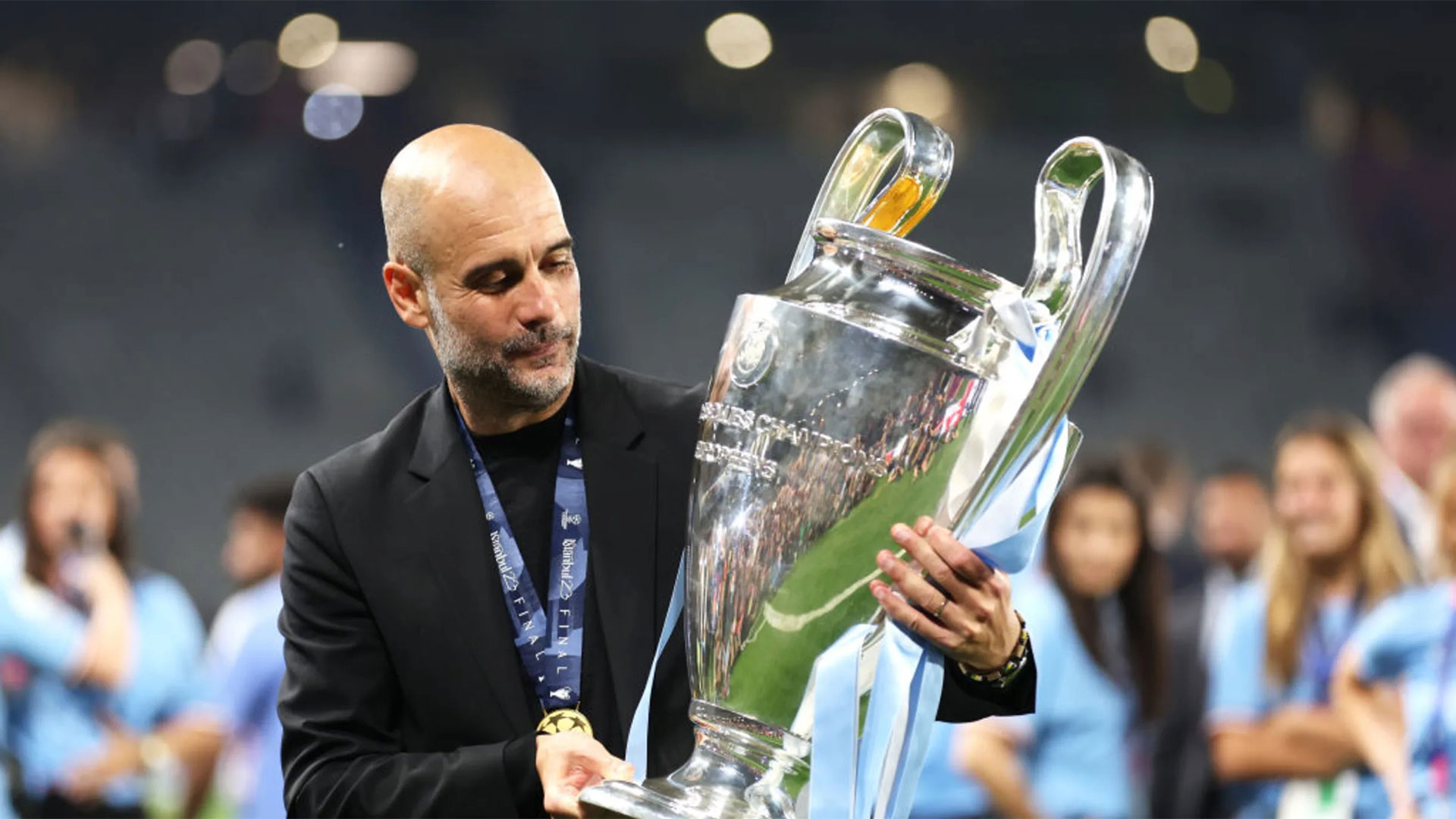 10 football managers who won the most trophies